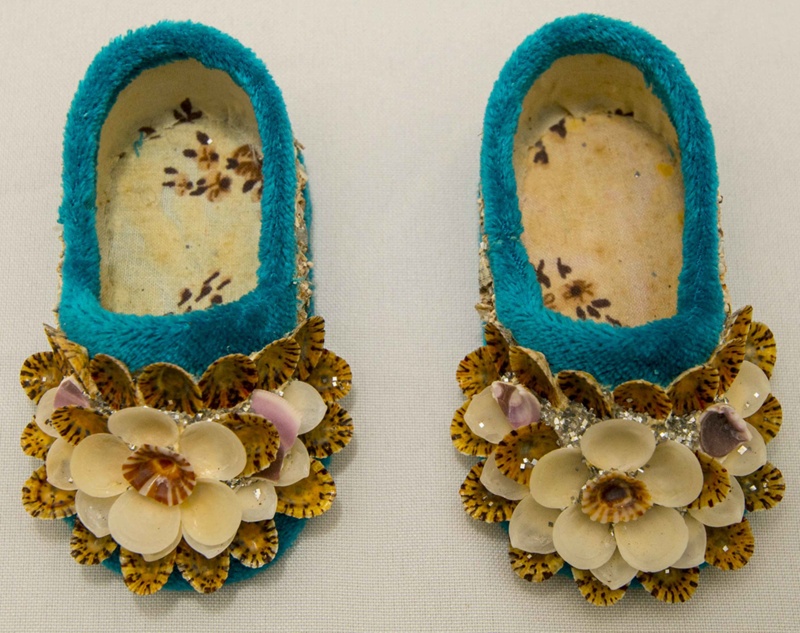 Shellwork, model shoes, blue, felt; 99.52:1-2 | eHive