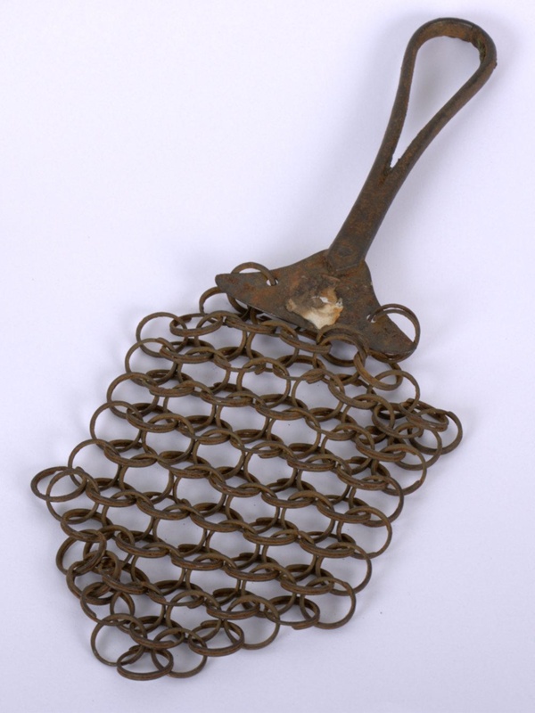 Pot Scourer; c1930; 798 | eHive