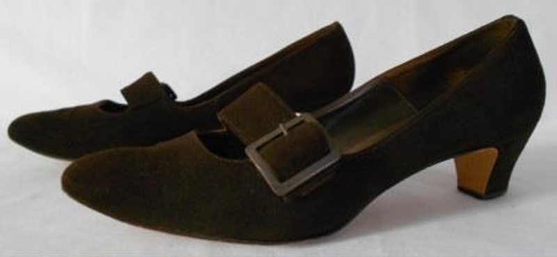 Women's Suede Shoes; J Robins & Sons Pty Ltd; c1960s; 2010.32b | eHive