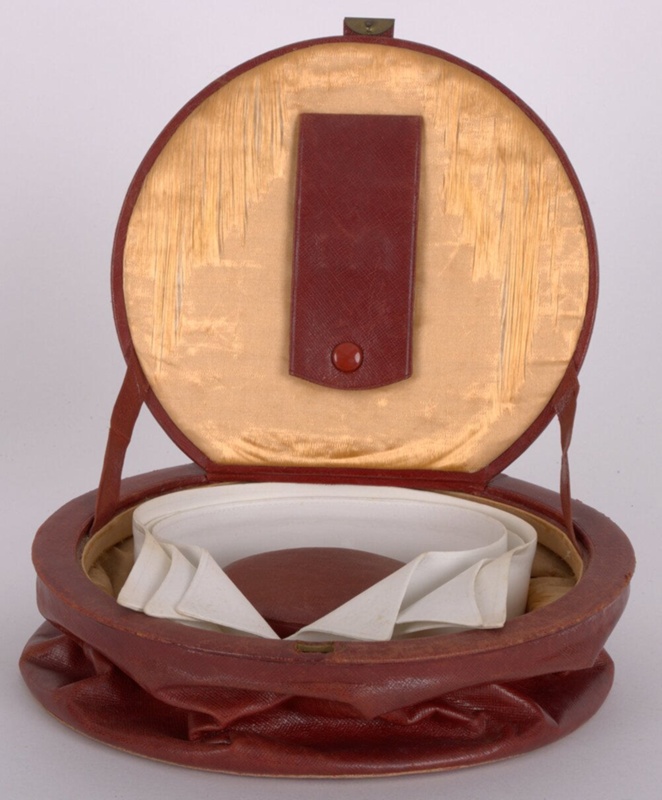 Collar Box; 8.84 | eHive