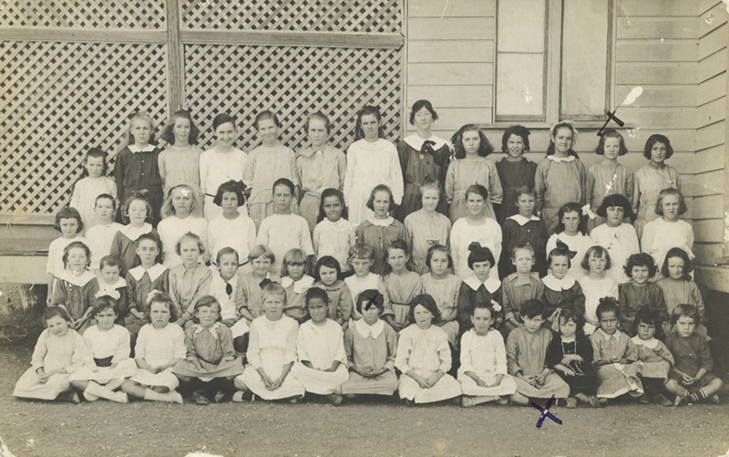 St Francis School children, Hughenden, 1910s/1920s?; T. Nightingale ...