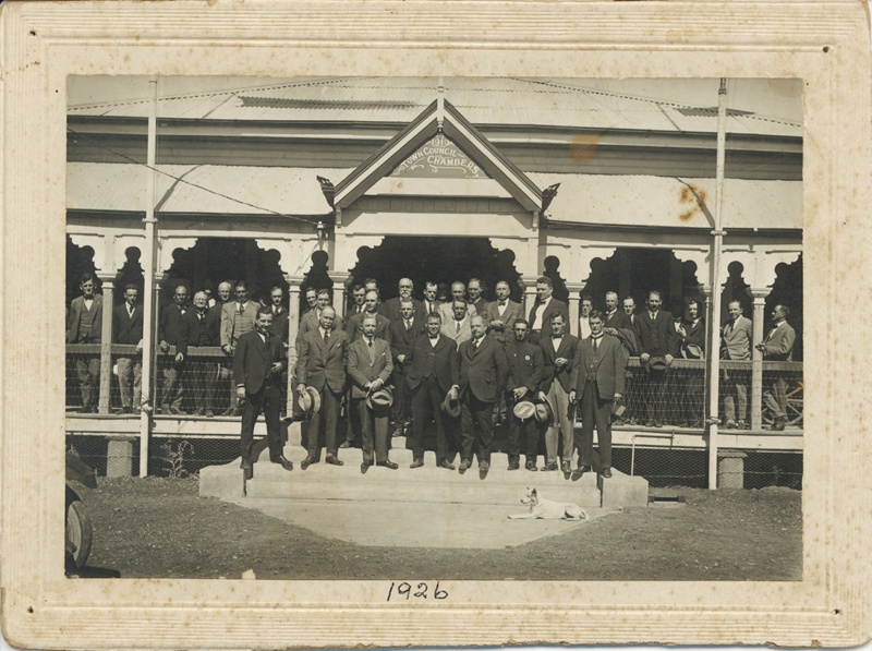 Governor-General Lord Stonehaven and group of men outside Town Council ...