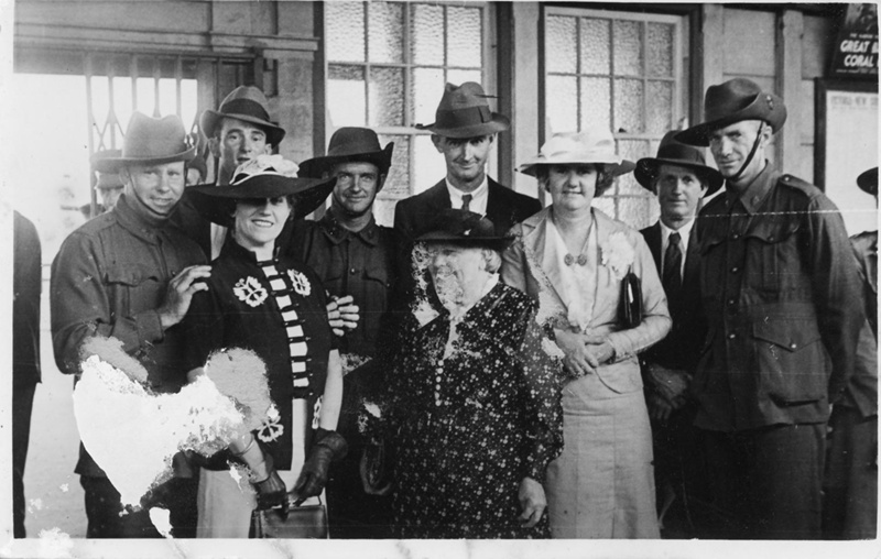 Corney Family of Hughenden at Townsville Railway Station seeing Tom ...