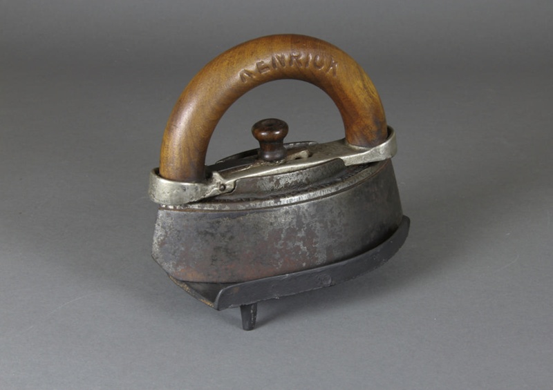 Iron, Mrs Potts Sad Iron; Kenrick, Archibald & Sons; 1880-1900; MT2011 ...