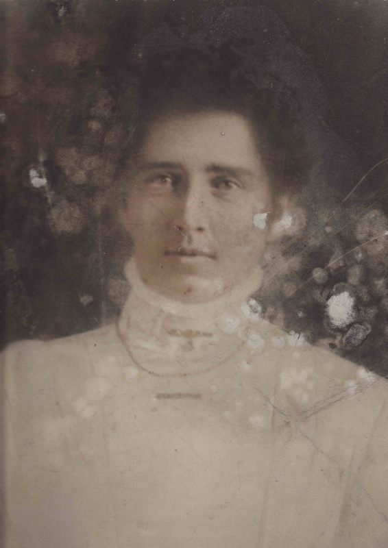 Photograph [Jessie Hastie Wassell]; 1909; MT2011.185.258 | eHive