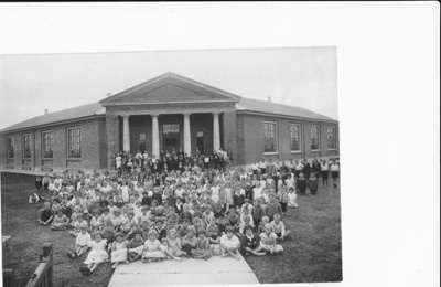 Photograph [Mataura School pupils and staff, 1925]; unknown ...
