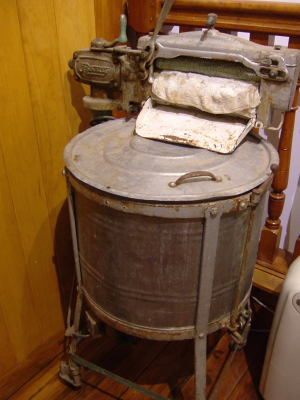 agitator washing machine with roller wringer ; Beatie c1930; c1930 ...