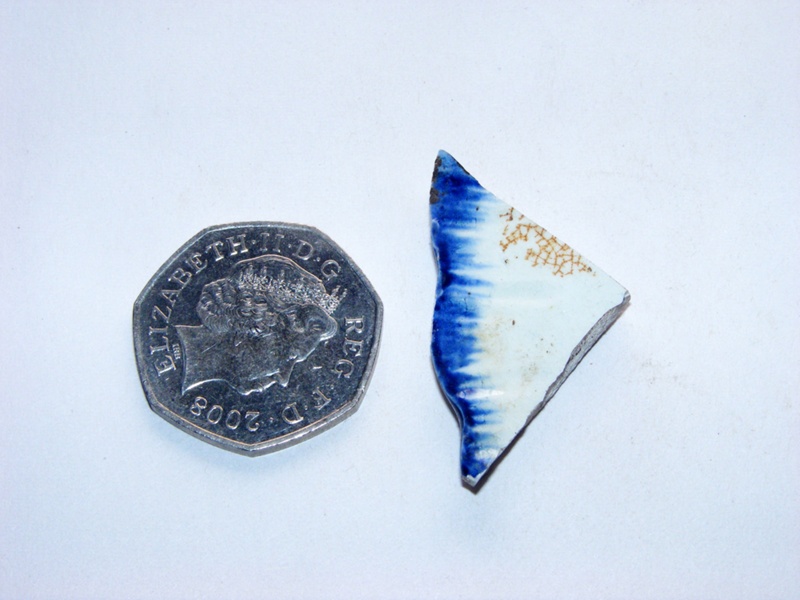 WHITE/BLUE POTTERY SHARD; CBF A 2440 | eHive