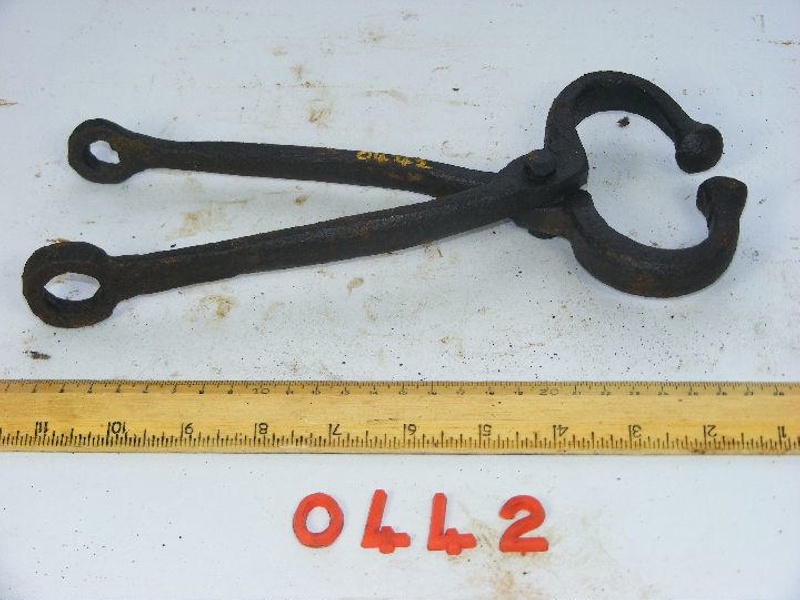 BULL'S NOSE PINCERS (FOR CONTROLING BULL); CBF 0442 | eHive