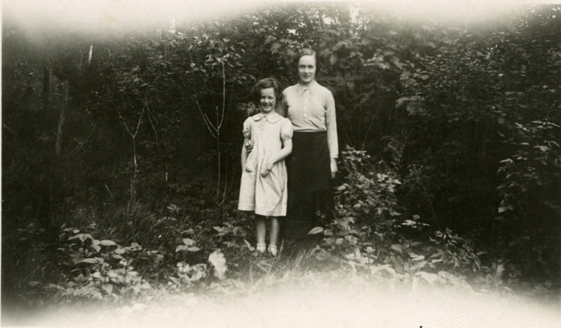 Jessie Sims and a young girl; c.1950; 2011.199 | eHive