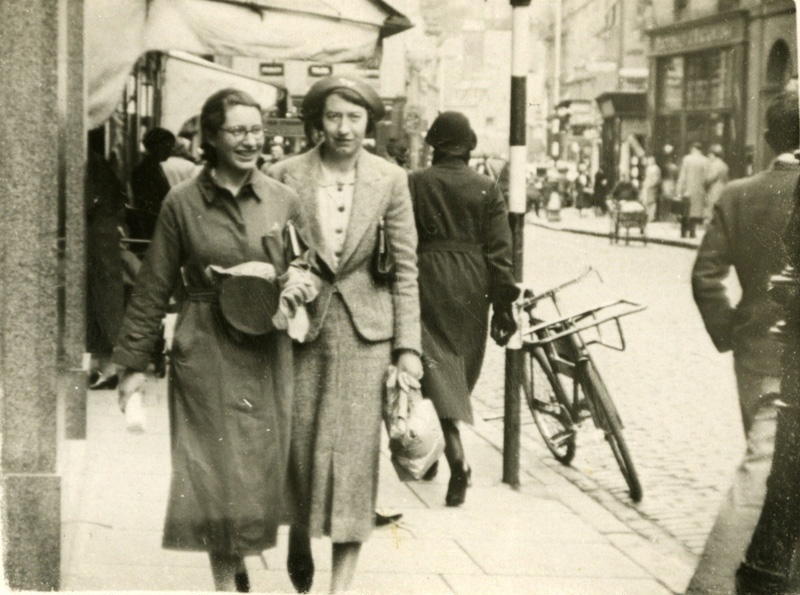MacLean sisters in Inverness; c.1945; 2011.188 | eHive