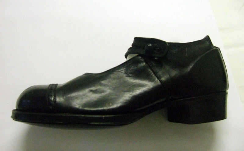 Girl's Shoe; 1915-1925; 8107 | eHive