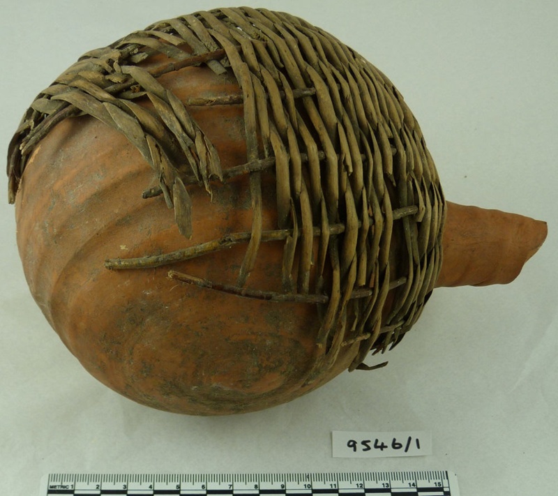 Martincamp ware costrel with basket cover; 1675-1700; 9546/1 | eHive