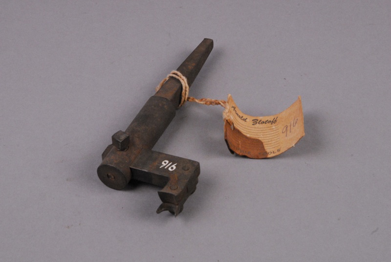 Washer Cutter 5 3/8"; 916 | eHive