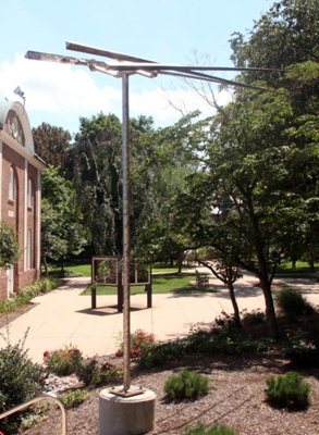 Three Lines Horizontal; George Rickey (American sculptor, 1907-2002 ...