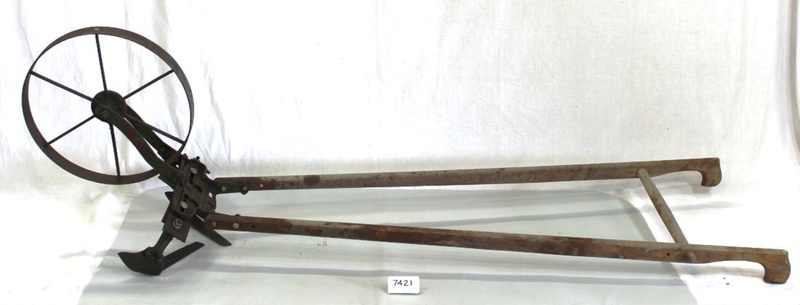 Wheel hoe; S. L. Allen & Co; 1919-1940; 2022.1.149 | eHive