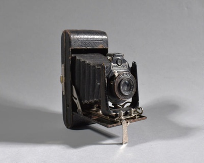 Butcher's Popular Watch Pocket Carbine Folding Camera; Houghton Butcher ...
