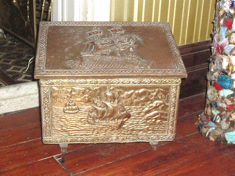 Wooden Fire Box - Brass - Ship inlay; NID-50201 | eHive