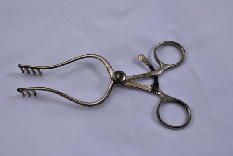 Wound Retractor; Moring, London; 2013.4 | eHive