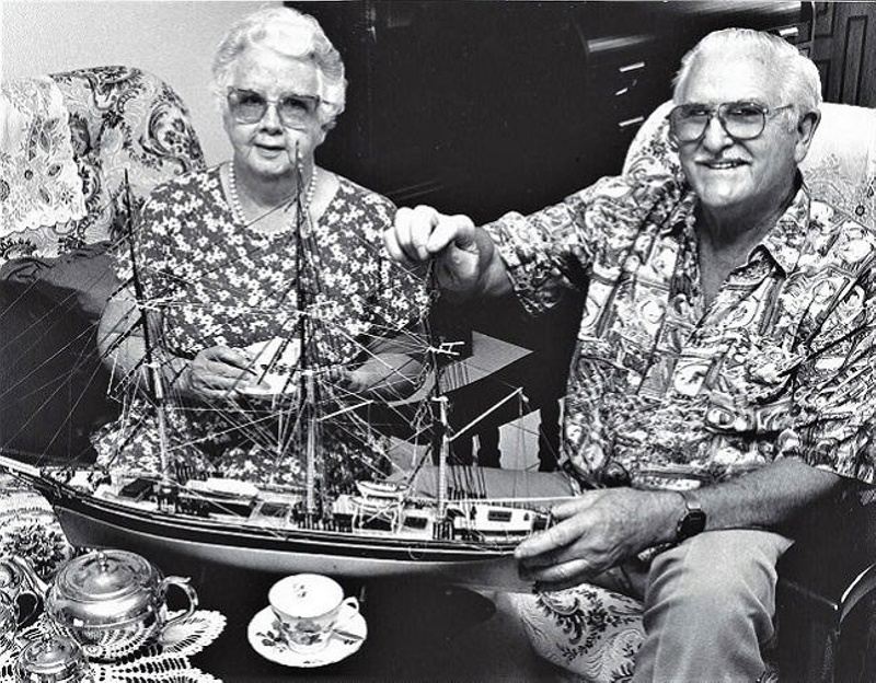 Photograph of Shirley & Roy Bushell, Ormiston, displaying model yacht ...