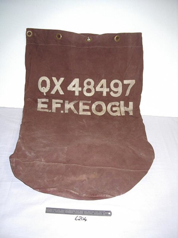 Kit bag, army type ; R06204 | eHive
