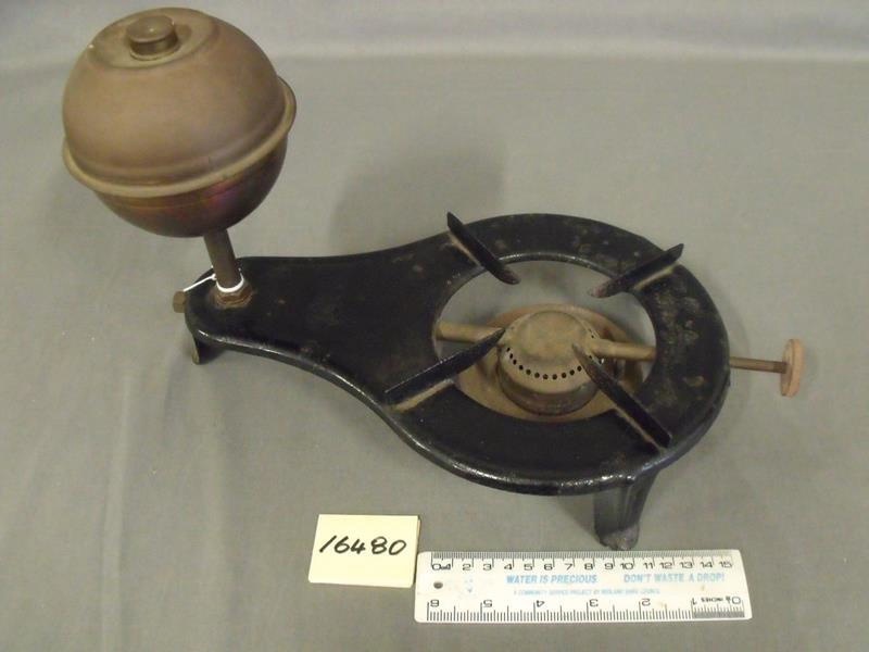 Metho stove, Black frame with brass reservoir; R16480 | eHive