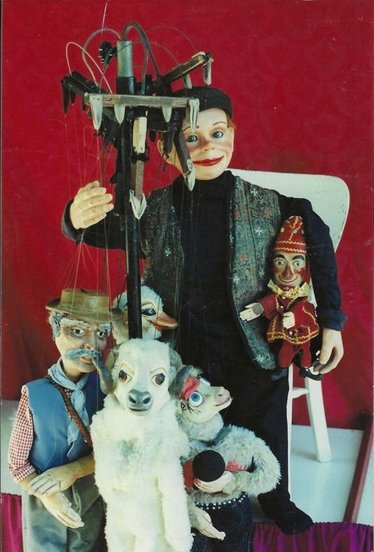 Photograph of Puppets performing at Alexandra Hills Shopping Centre ...