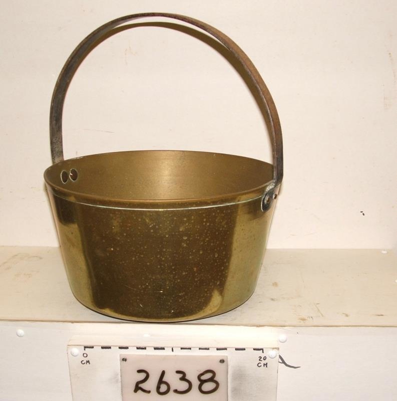 Pot, brass; R02638 | eHive