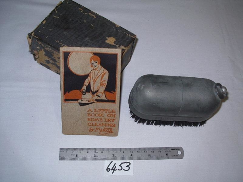 Brush - fabric, dry cleaning 'Mutax'; Mutax; C1920; R06453 | eHive