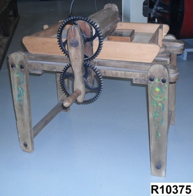 Butter worker; R10375 | eHive