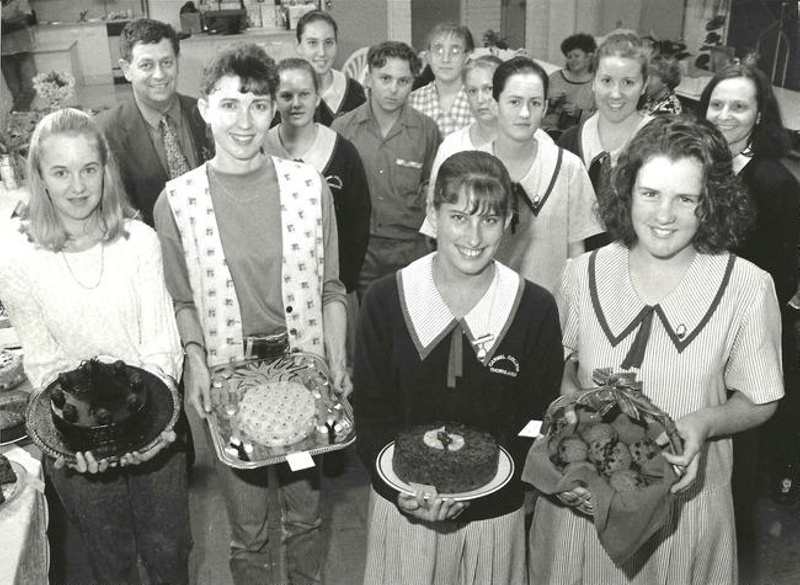 Photograph of the winners of the South East Queensland Electricity ...