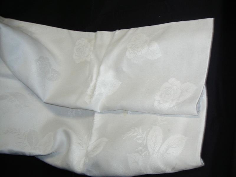 Tablecloth; R07639 | eHive