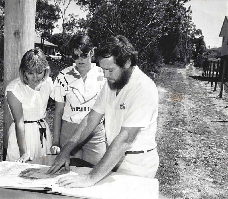 Photograph of Redland Shire Councillor Andrew Mellis with Julie Curran ...