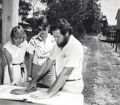 Photograph of Redland Shire Councillor Andrew Mellis with Julie Curran ...