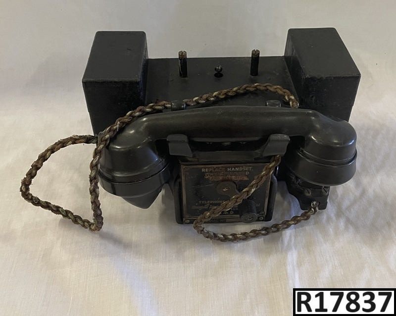 Telephone, Military Field type; Standard Telephones and Cable; 1942 ...