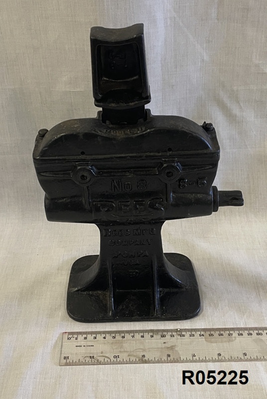 Jack - Vehicle 'Rees Model 8'; Rees Mfg. Co.; R05225 | eHive