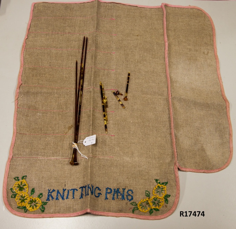 5 Tortoise shell knitting needles; R17474 | eHive