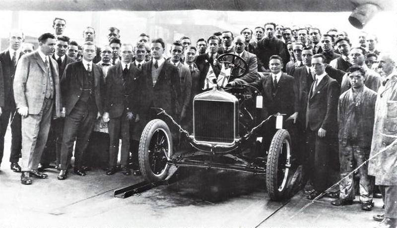 Photograph of the first Australian Model T Ford, in 1926 leaving the ...