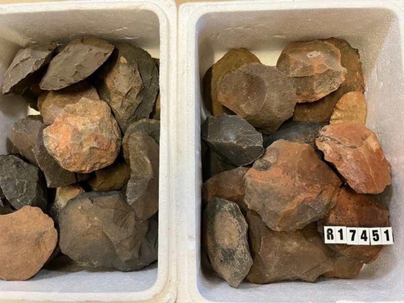 aboriginal object, collection of 40 stone lithics, round shape ...