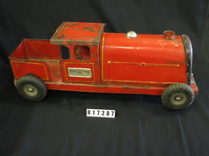 Tri-ang Express Floor Locomotive; Lines Bros.; 1945-1950; R17287 | eHive