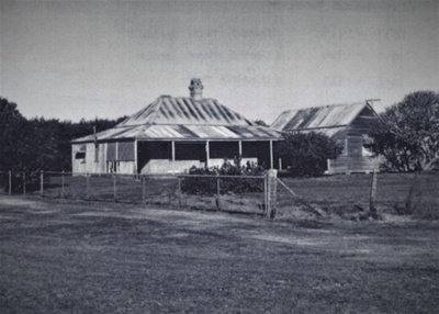 Photograph of Comboyuro Point Light house keepers residence (Troy ...