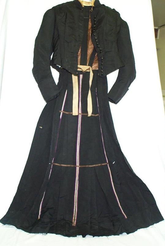 Riding habit; 1850- 1880.; R07404 | eHive