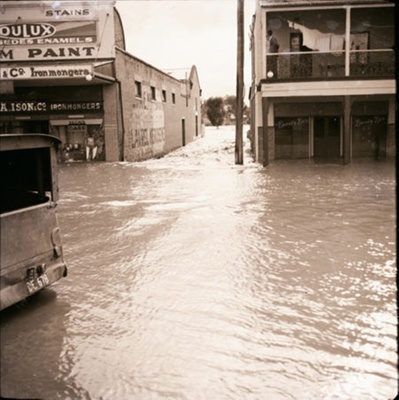 Flood in Forbes NSW, 1952.; FFHG.85 | eHive