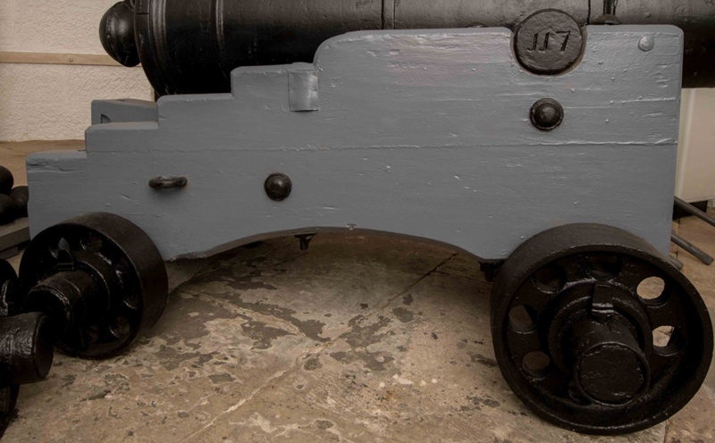 Wood Garrison Standing Carriage for 32 Pounder Gun ; Royal Carriage ...