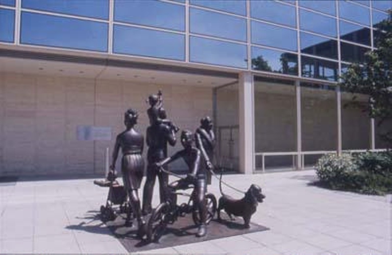 Central Milton Keynes - Vox Pop sculpture by John Clinch; Unknown; nd ...