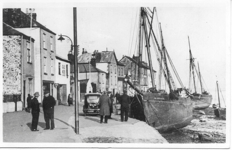 Ketch unloading at Appledore Quay; 1935; 130 | eHive
