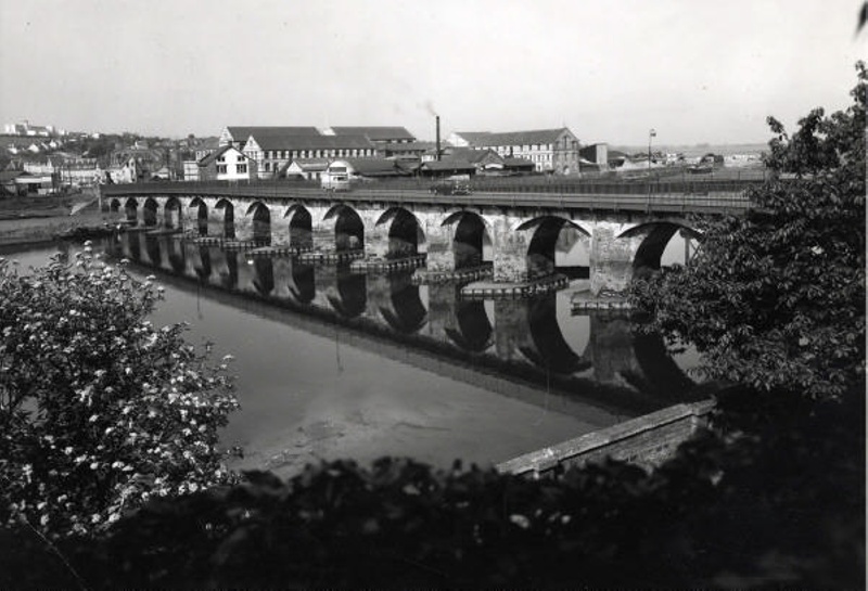 Barnstaple Bridge and Raleigh Works; Shapland and Petter HLF; 1464 | eHive