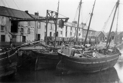 "Ocean Gem" at Rolle Quay, Barnstaple; 484 | eHive