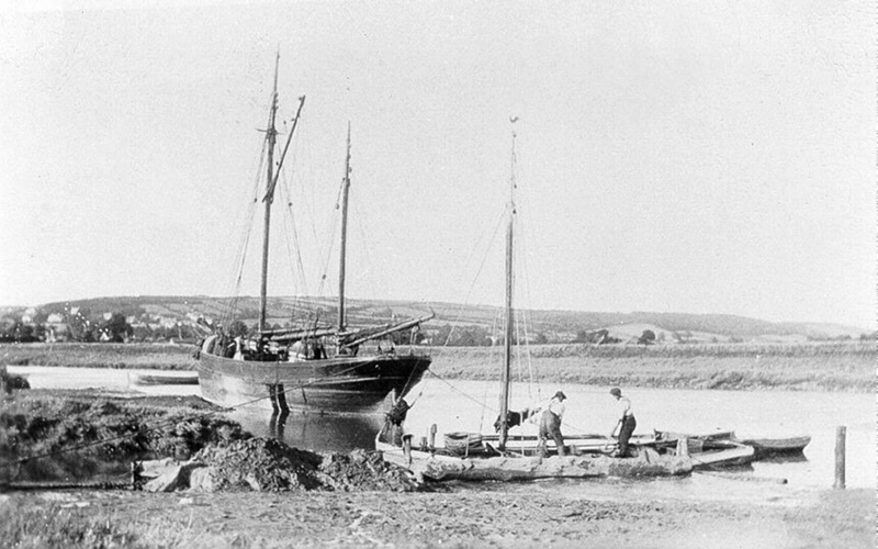 "Bessie" and "Hilda" (Barge), Velator; T.H. Midwood; 469 | eHive