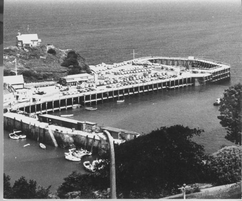 Ilfracombe Pier and Quay Head 1970s; 1970s; 27-7570 | eHive Ilfracombe Pier and Quay Head 1970s; 1970s; 27-7570 | eHive